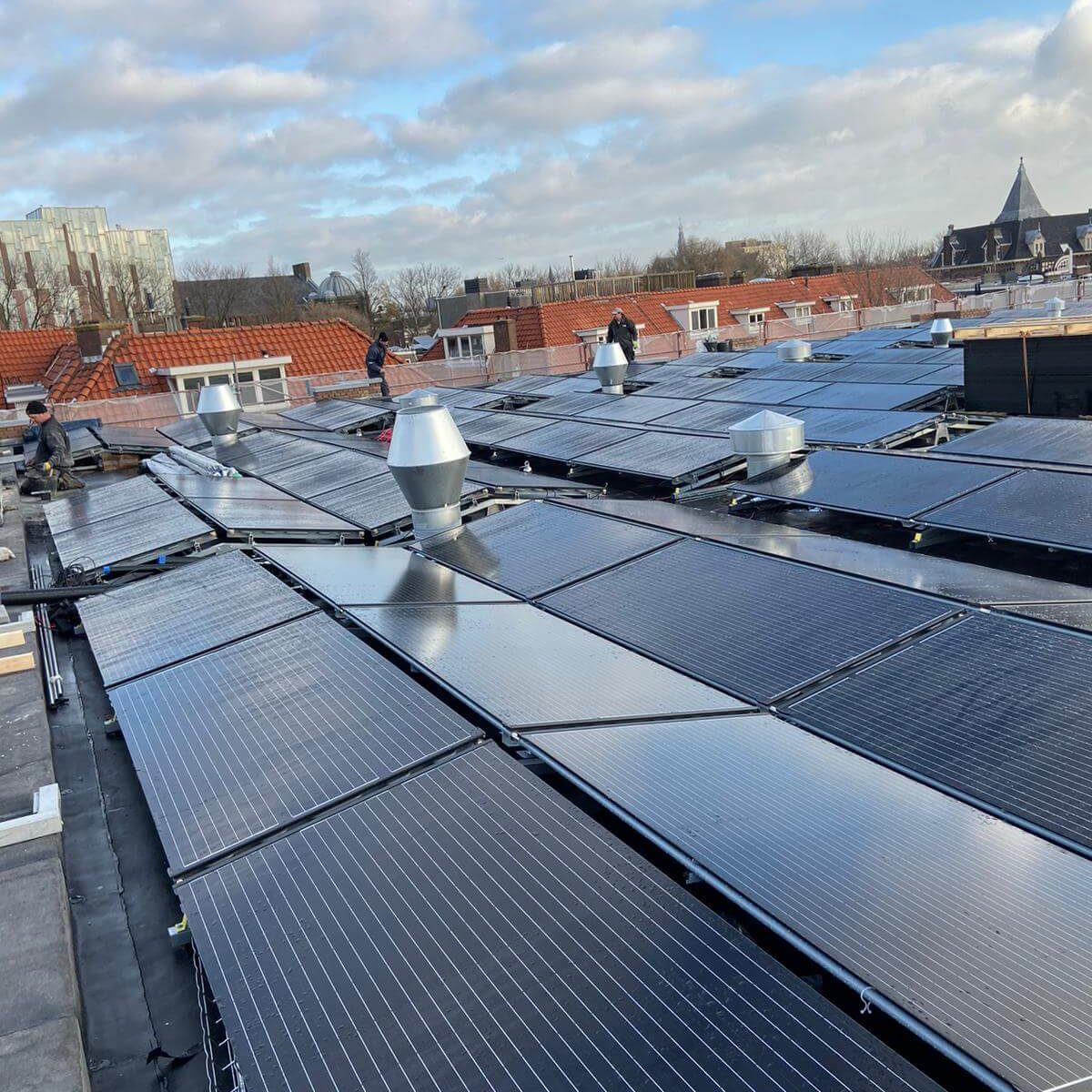 Cruquiusschool met PVT panelen - Triple Solar stille warmtepomp bron