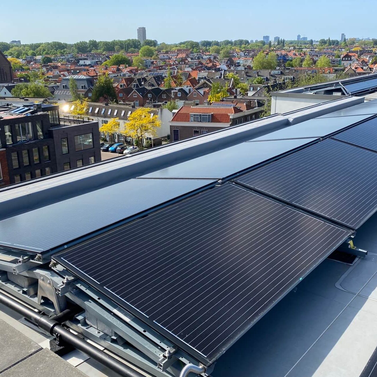 16 pre-fab woningen met Triple Solar PVT-systeem in Breda