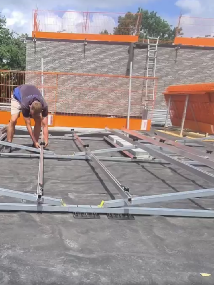 16 pre-fab woningen met Triple Solar PVT-systeem in Breda